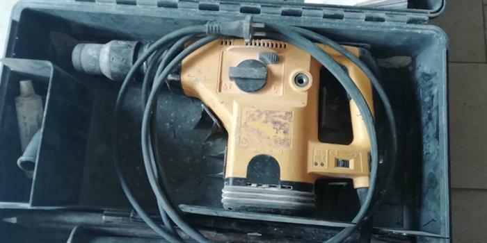 PERFORATORE DEMOLITORE DEWALT DW 545