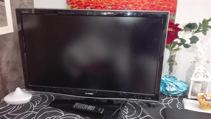 TELEVISORE LCD SHARP AQUOS LC-37X20E