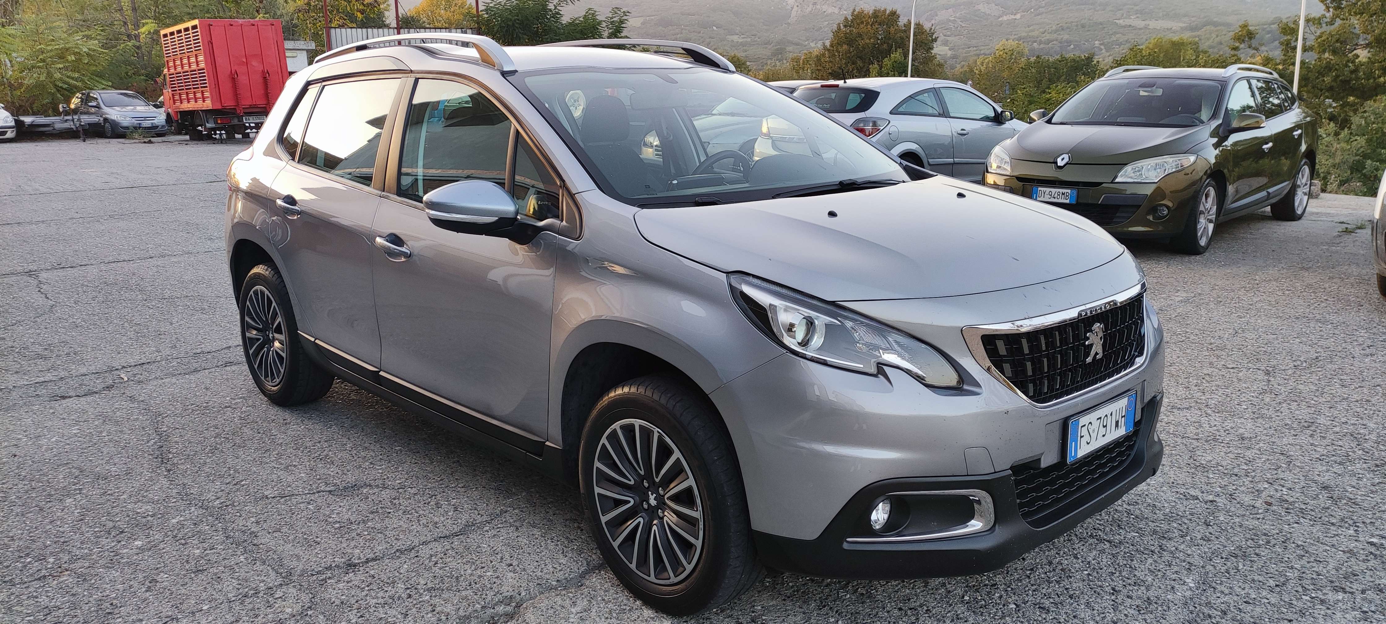 Peugeot 20082008 1.2 puretech Active s