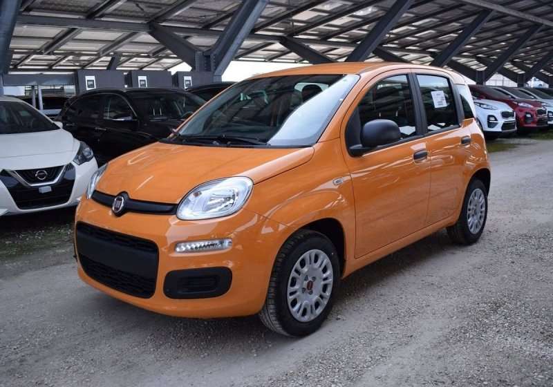 Fiat PandaPanda  Noleggio Breve Termine 349€ + iva / mese