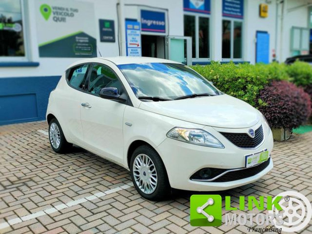 LANCIA Ypsilon 3ª serie Ypsilon 1.2 69 CV 5 porte Gold