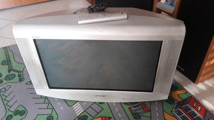 TV VINTAGE SONY TRITRON 32