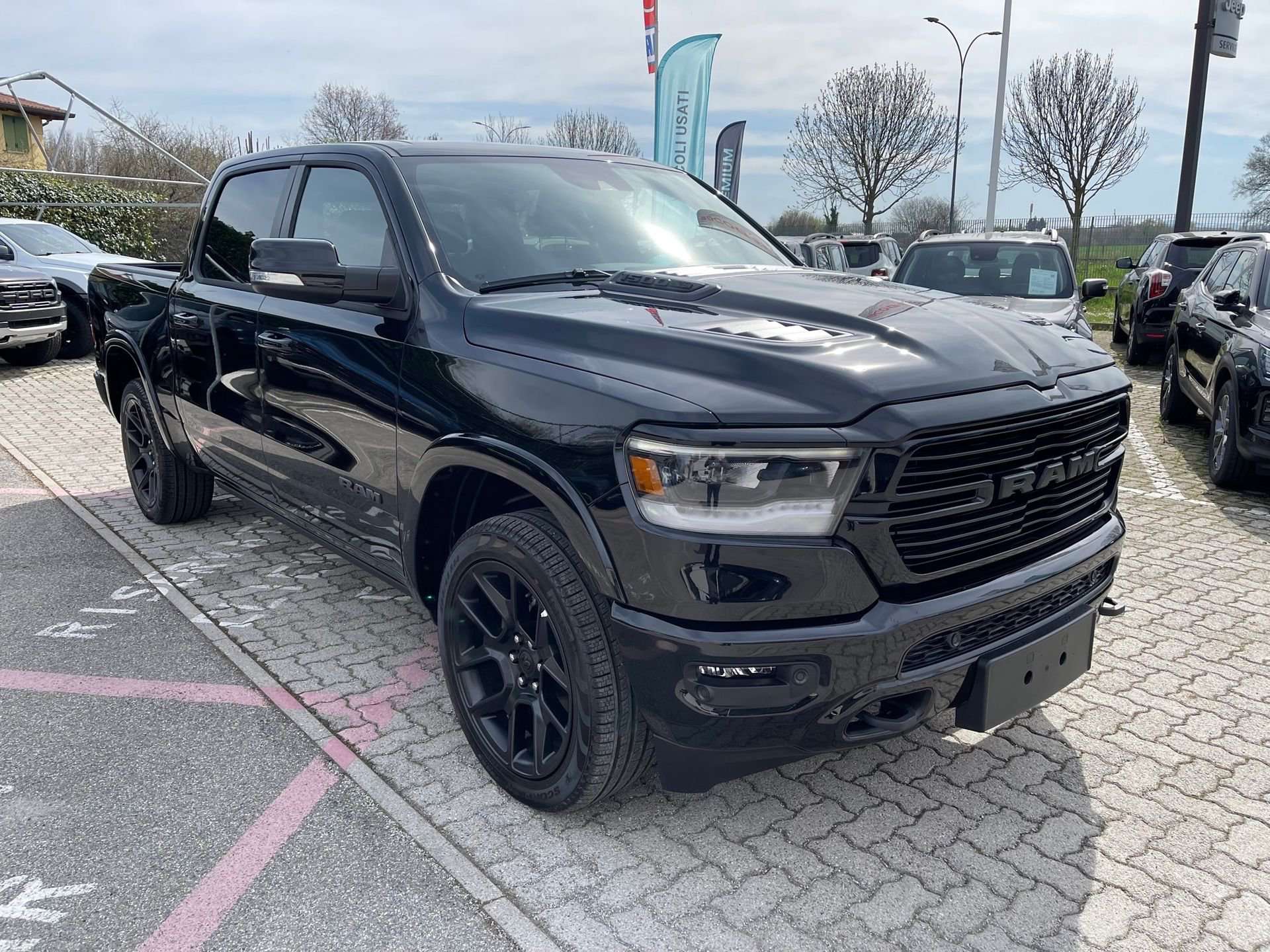 Dodge RAMDodge RAM 1500 5.7 V8 LARAMIE BLACK GPL MY22