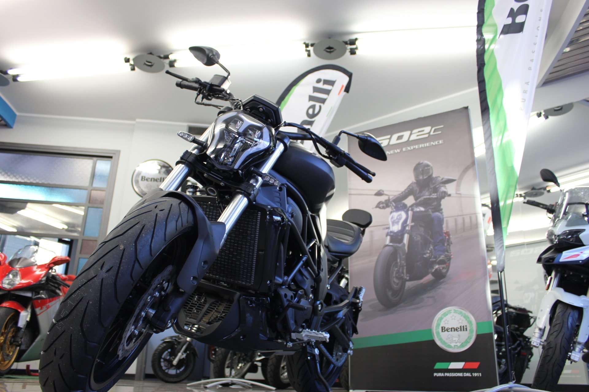 Benelli 502Ca 99 EURO MESE PER 3 ANNI poi decidi