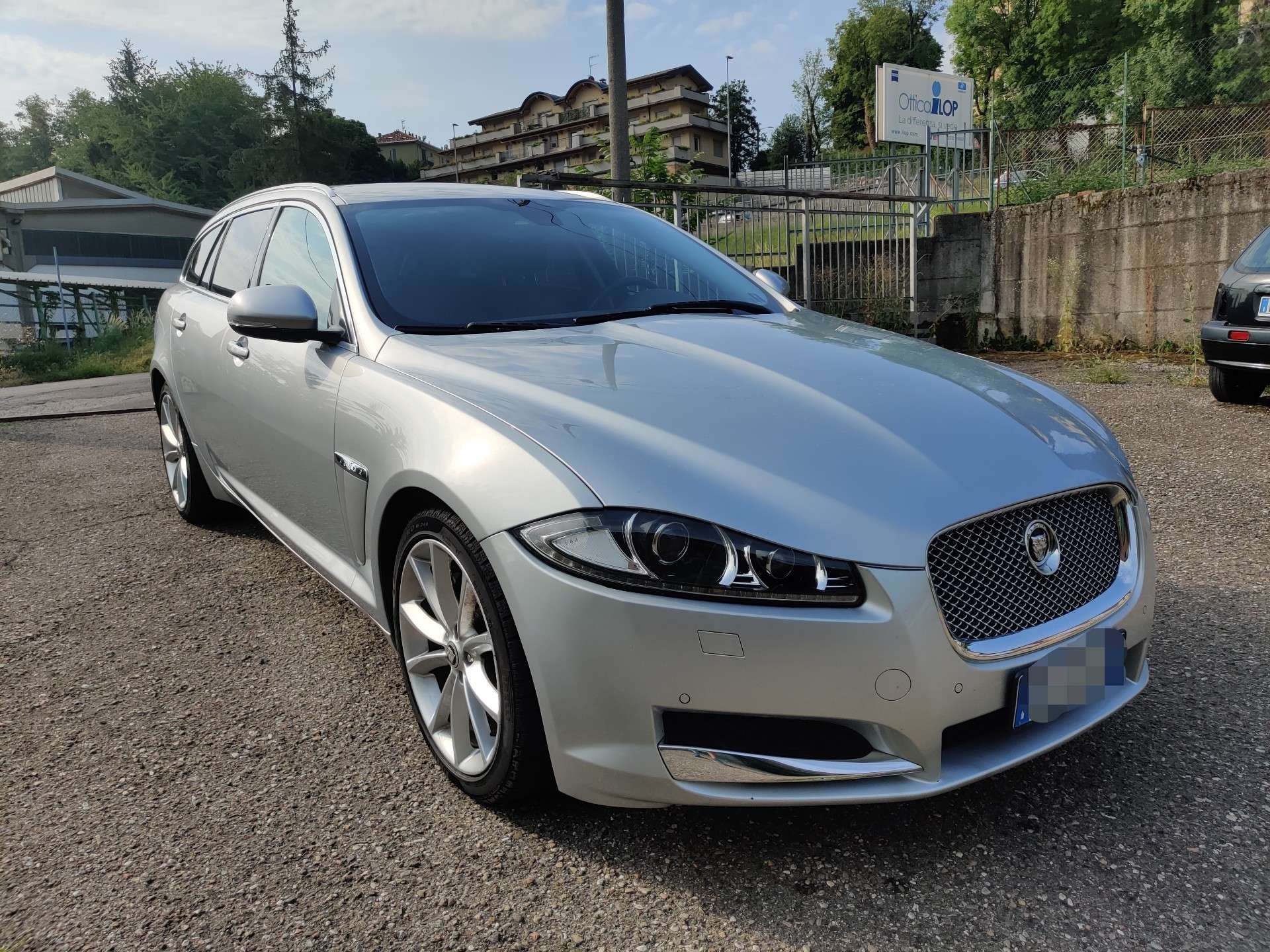 Jaguar XFSportbrake 2.2d SERVICE BOOK + GANCIO TRAINO