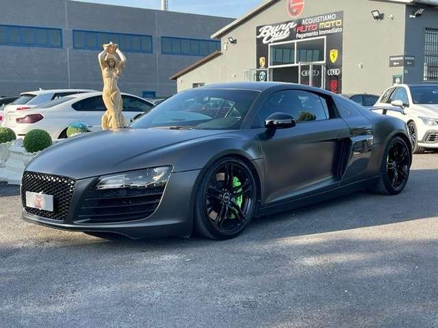 Audi R84.2 V8 FSI quattro R tronic