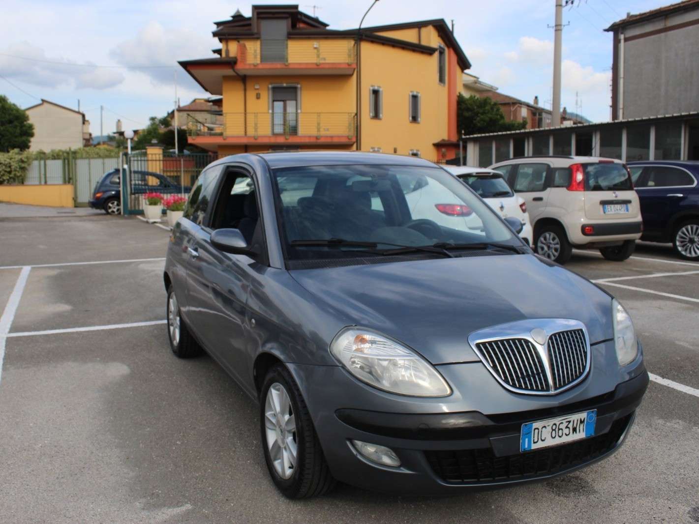 Lancia Ypsilon1.2 8v metano