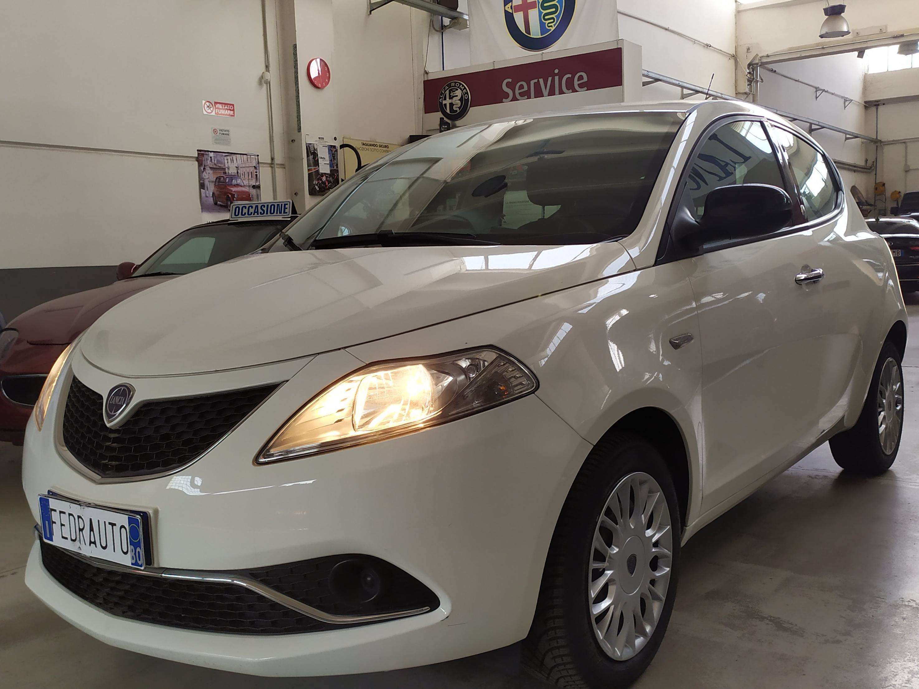 Lancia YpsilonYpsilon 1.2 Gold Gpl 69cv my16 neo paten-5 posti