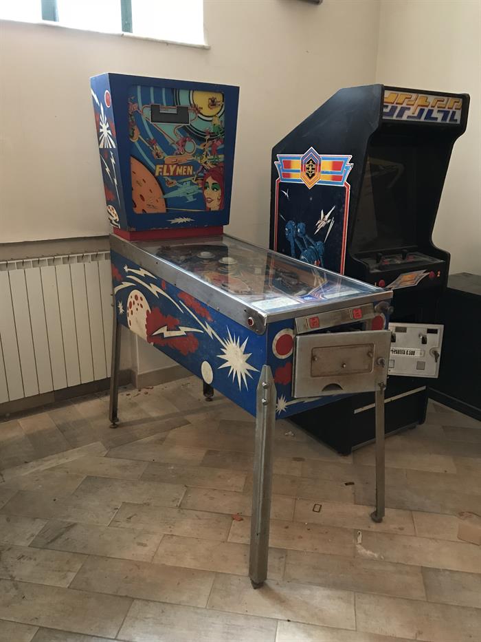 FLIPPER E CABINATO MULTIGAME DA BAR