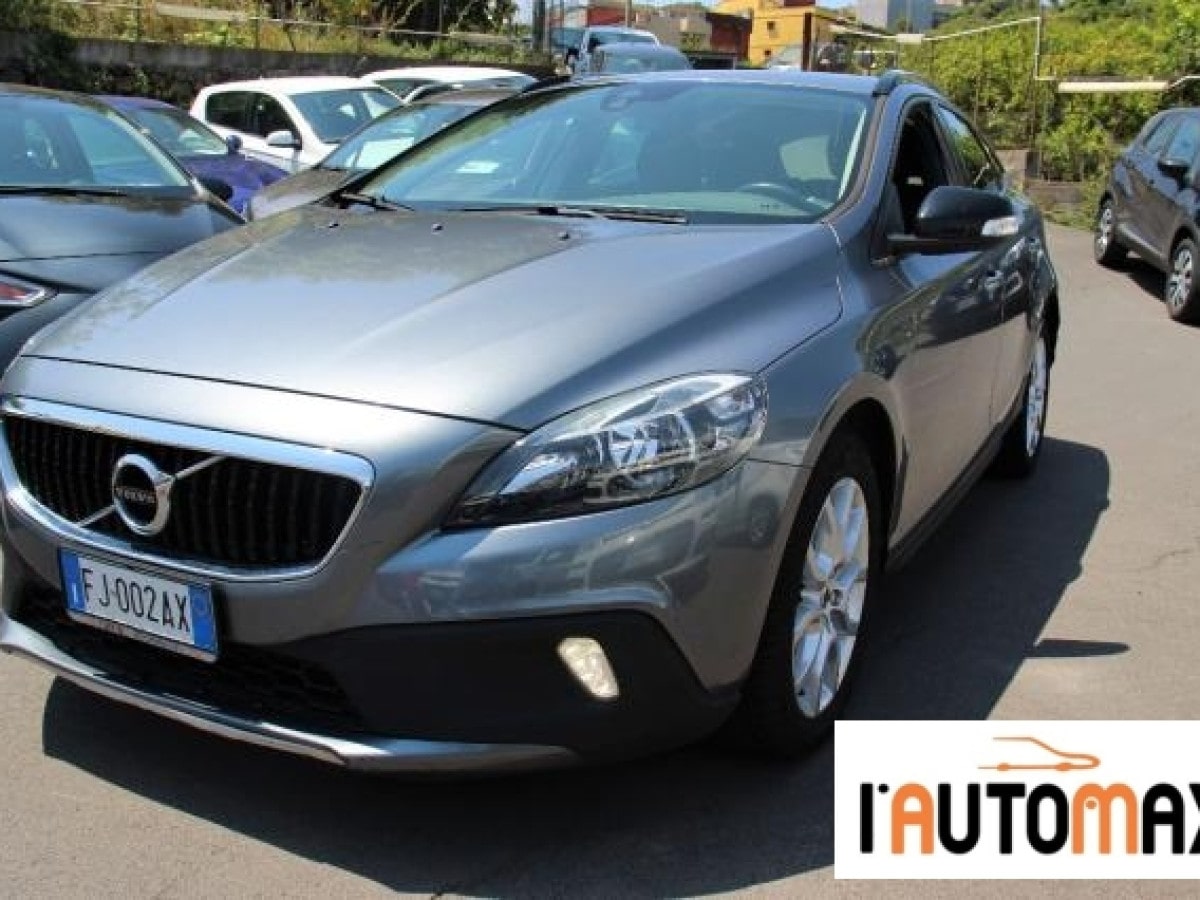 VOLVO V40 (2012-2020) Cross Country 2.0 d2 Momentum geartronic