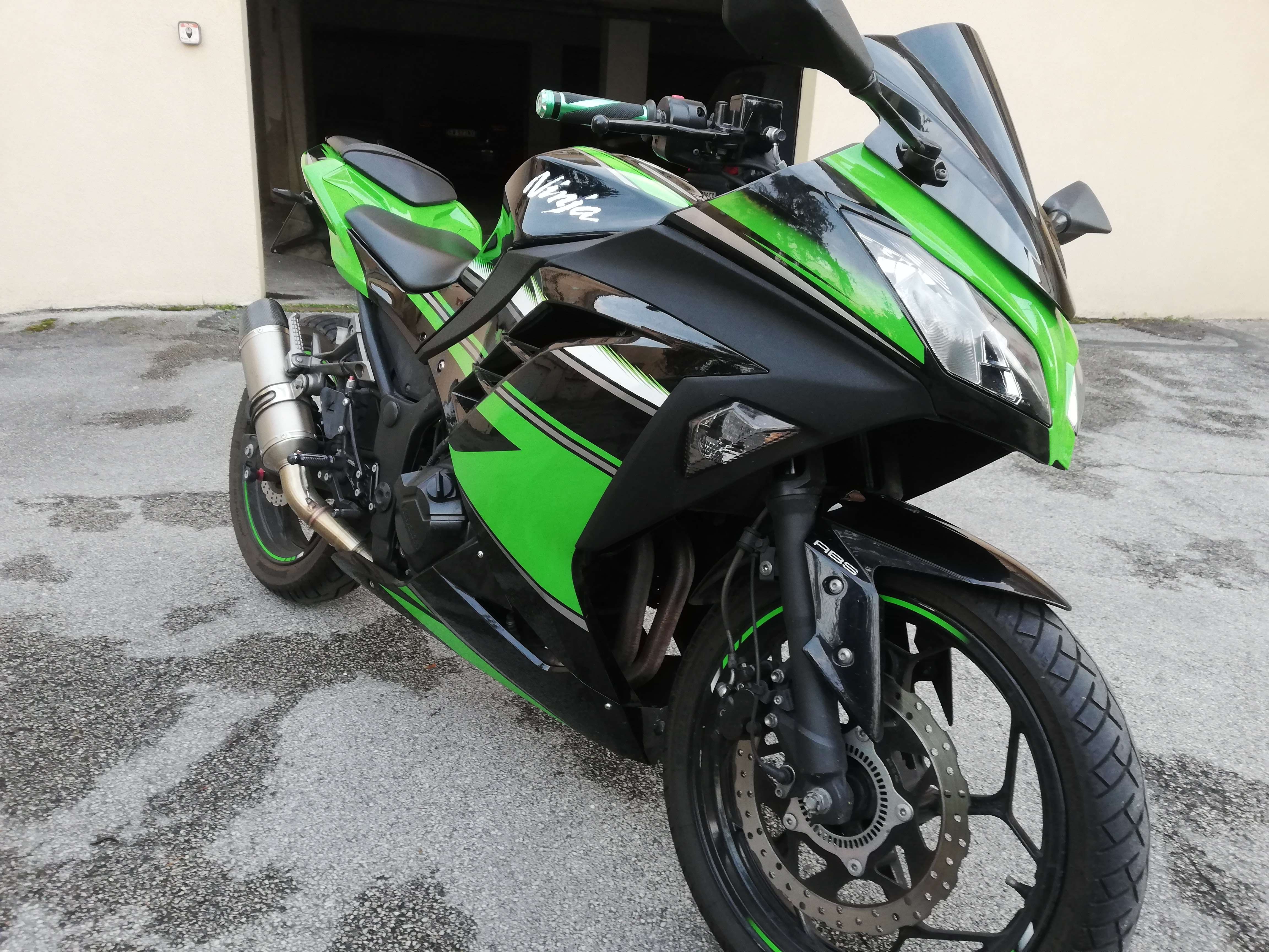 Kawasaki Ninja 300Ninja 300 Abs