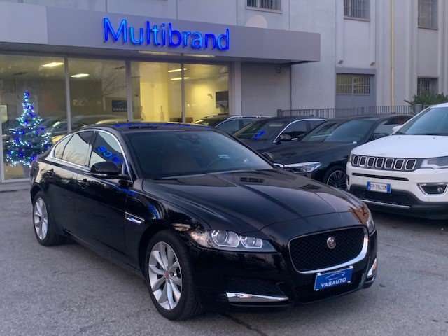 Jaguar XF2.0 D 180 CV AWD aut. Pure Business E