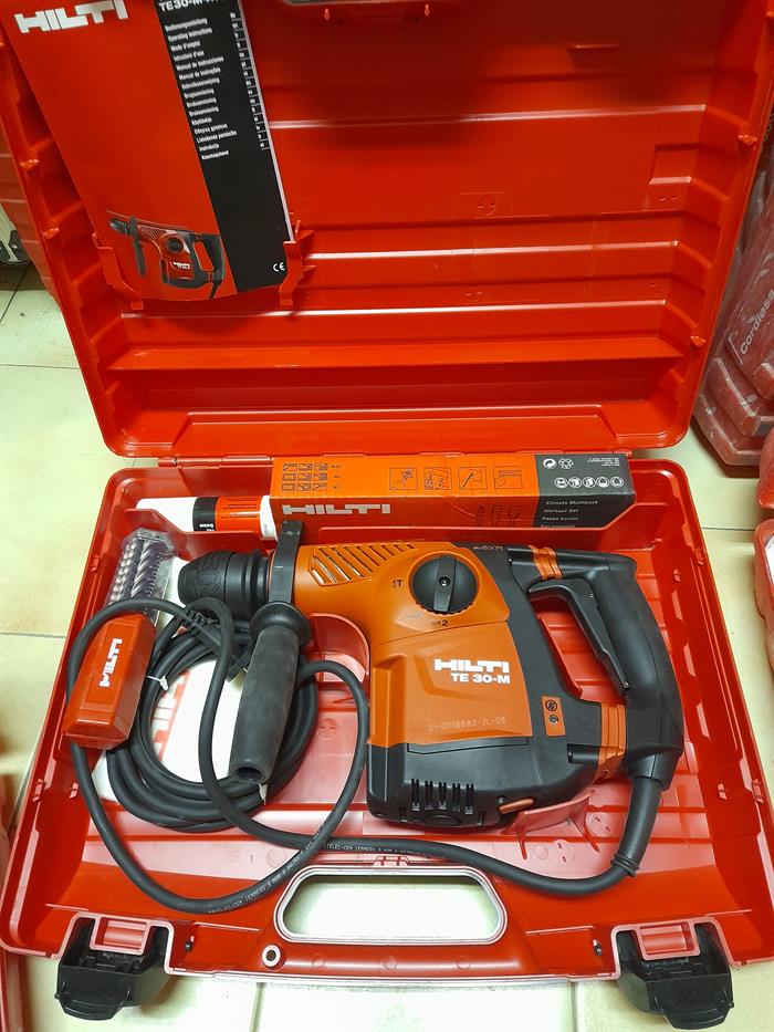 ATTREZZATURA HILTI E MATERIALE EDILE