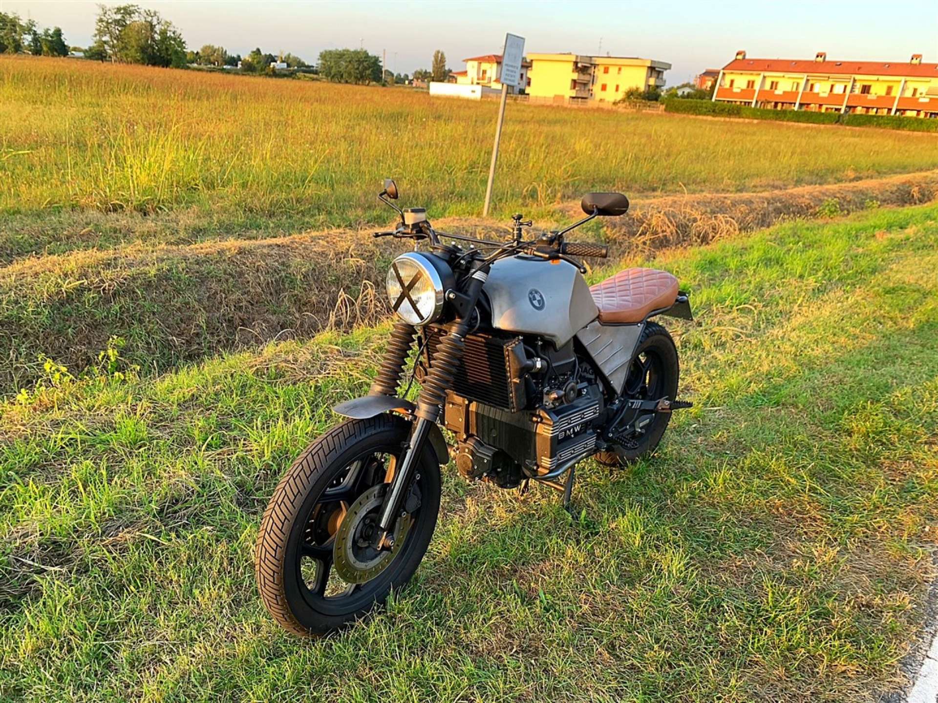 BMW K 75 RTBmw K75 Scrambler cafe racer