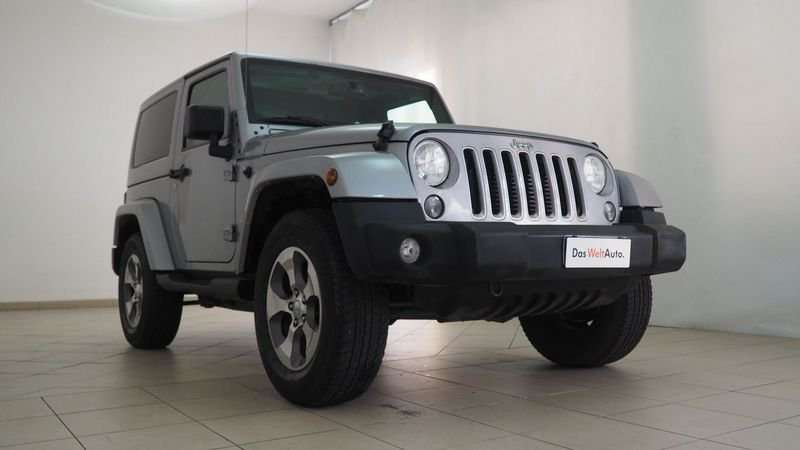 Jeep Wrangler2.8 CRD DPF Sahara Auto + SOFT TOP