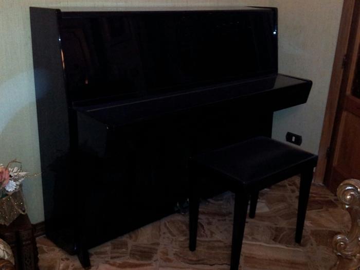 PIANOFORTE VERTICALE PETROF