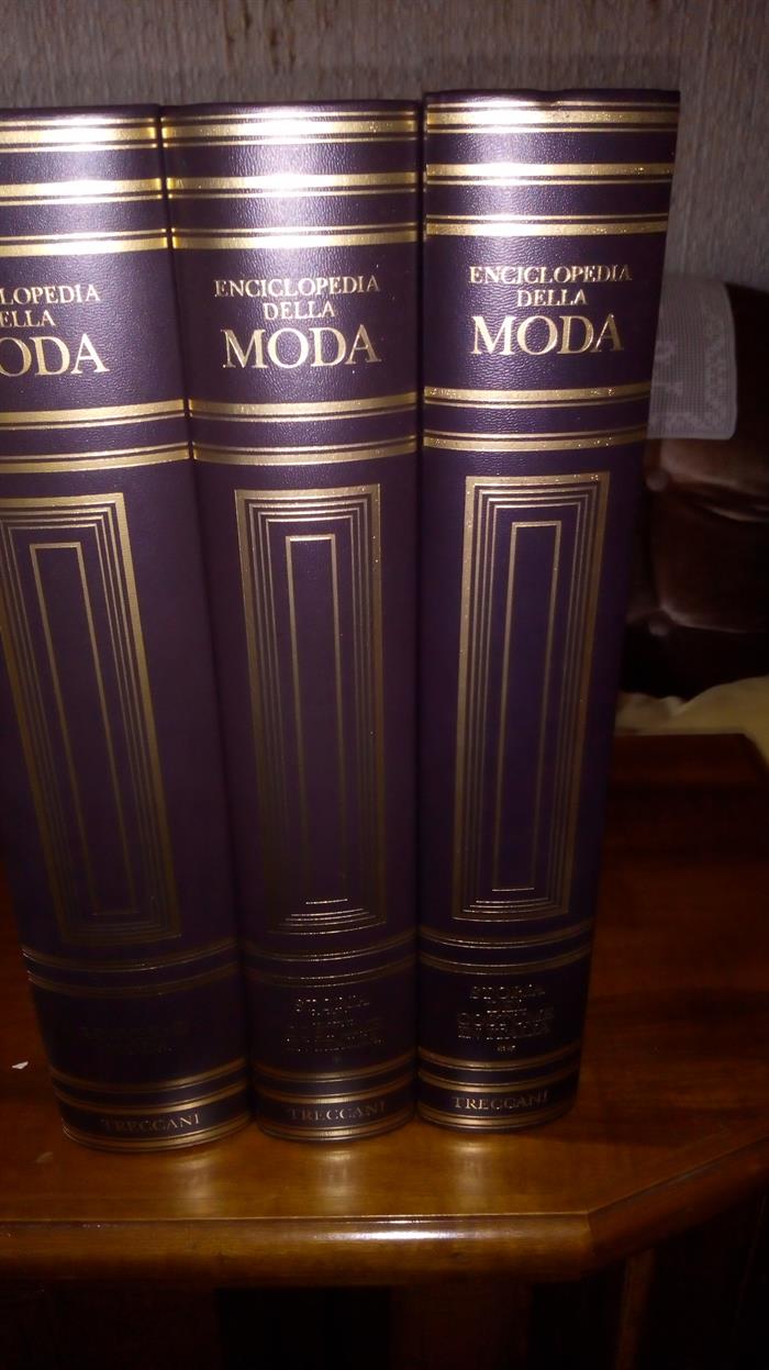 TRECCANI ENCICLOPEDIA DELLA MODA