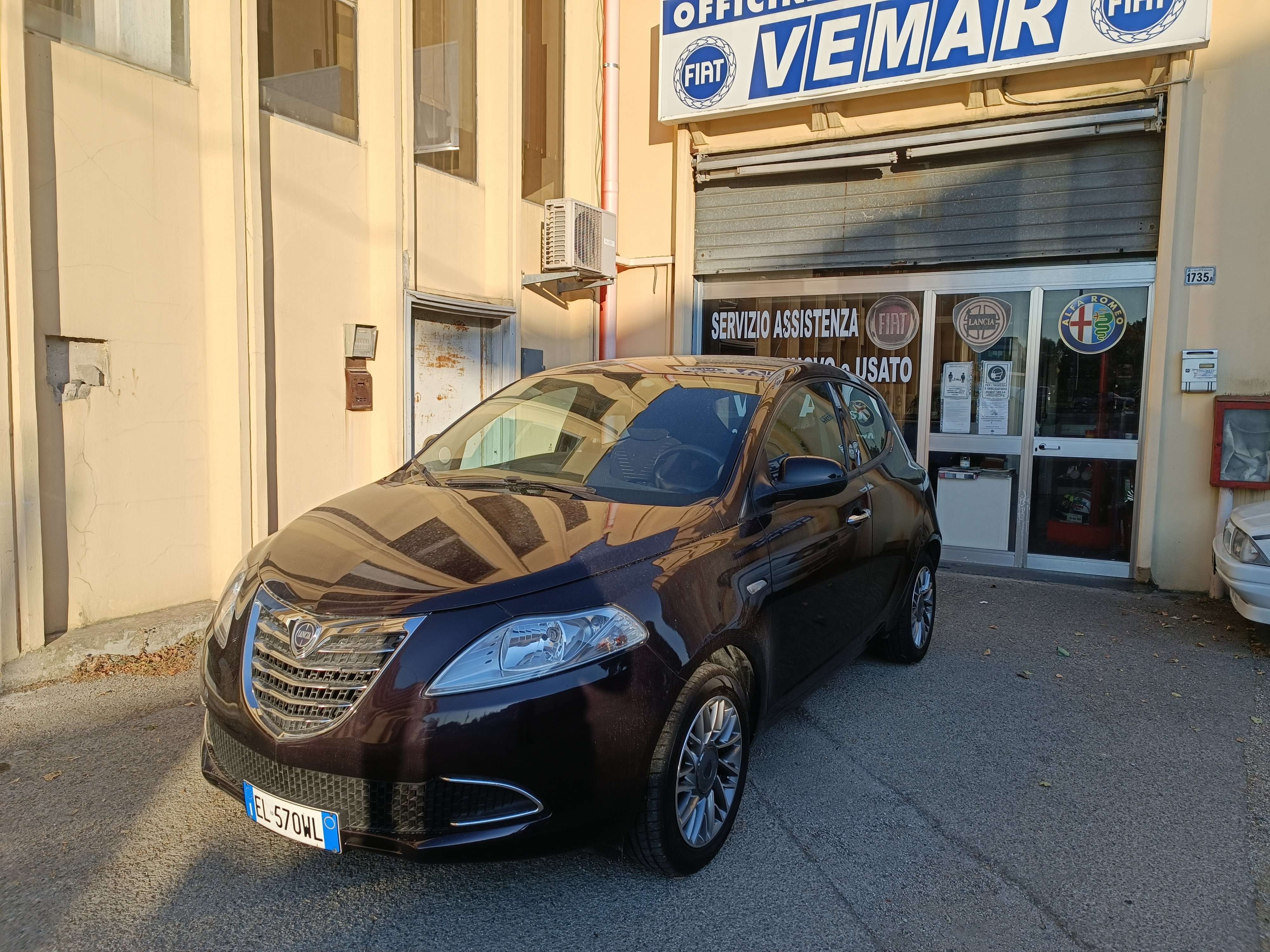 Lancia YpsilonYpsilon 1.2 8v Platinum 69cv