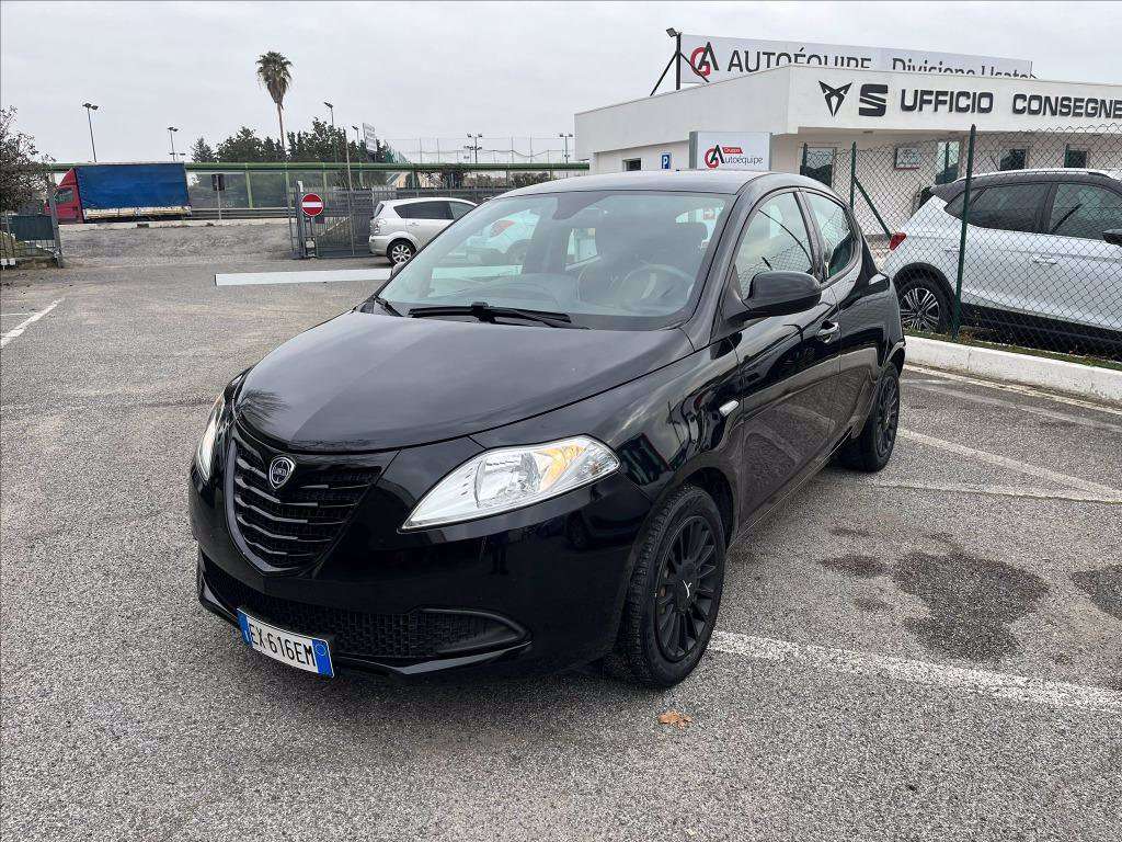 Lancia Ypsilon1.2 8v Elefantino ecochic Gpl 69cv my14