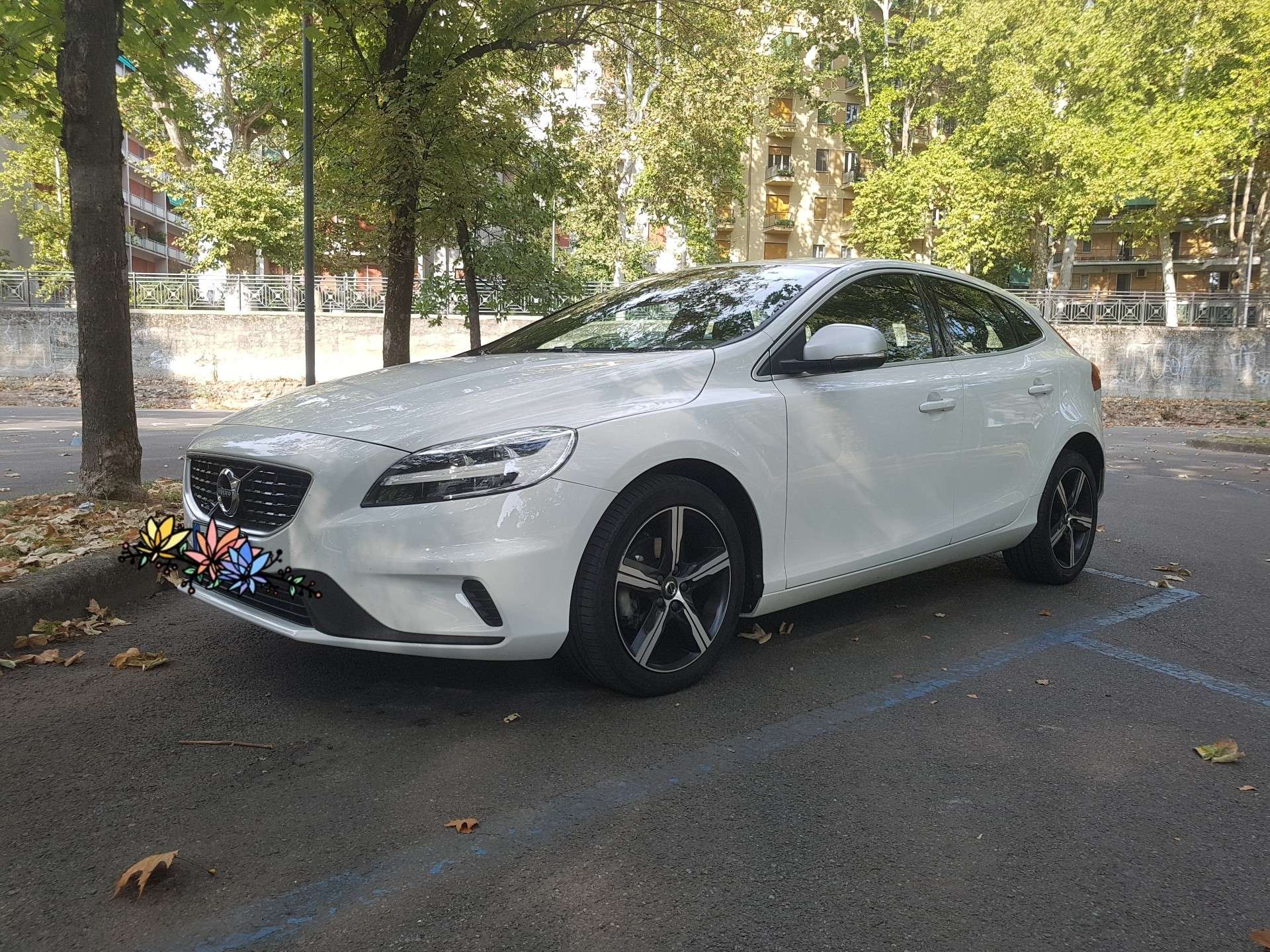 Volvo V402.0 d2 R-design Momentum my17