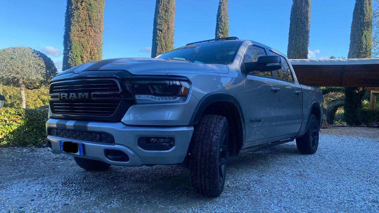 RAM 15001500 LARAMIE night pack