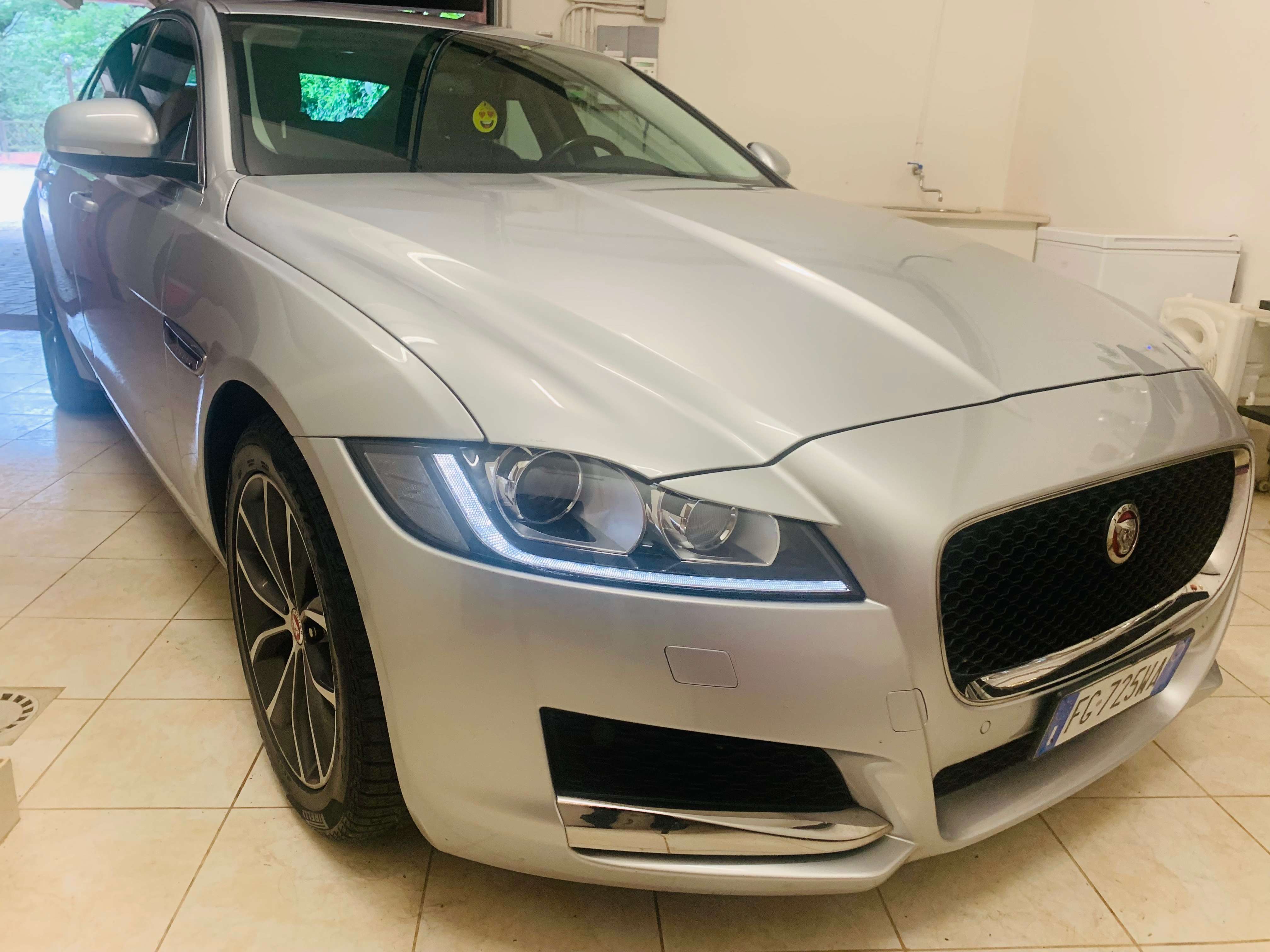 Jaguar XFXF 2.0d Prestige Business edition awd 180cv auto