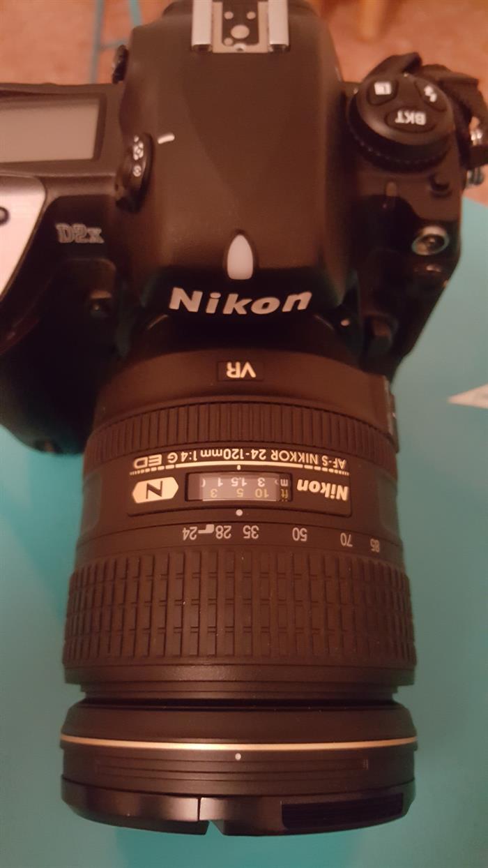 NIKON D2X