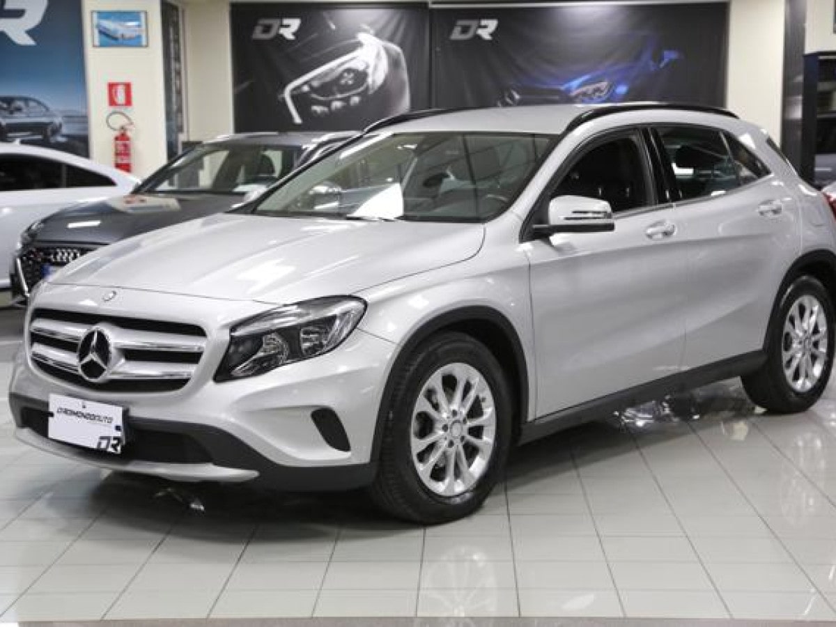 MERCEDES GLA (X156) GLA 180 d Business