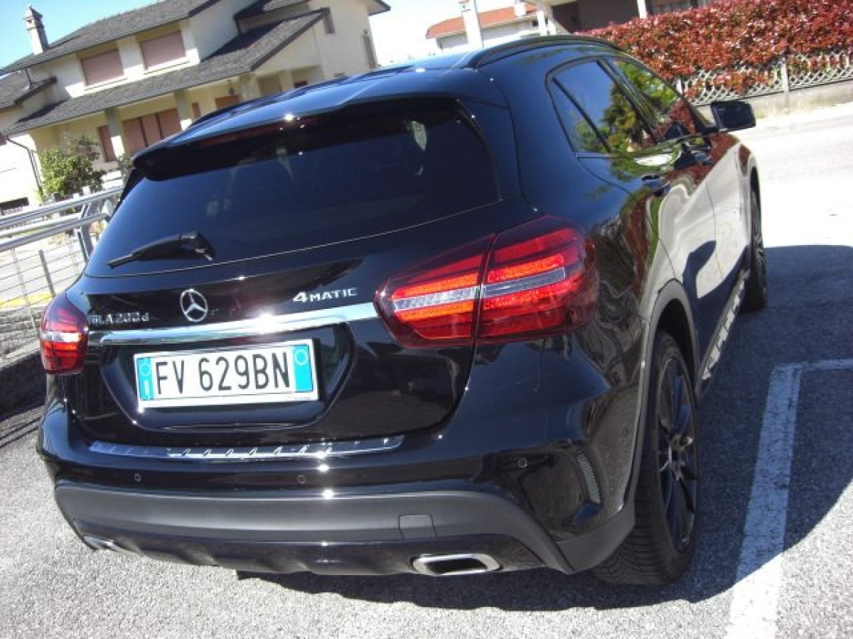 MERCEDES GLA (X156) GLA 200 d Automatic 4Matic Sport