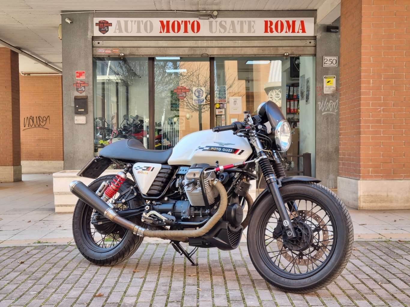 Moto Guzzi V 7CAFE' CLASSIC RATE PERMUTE AUTO MOTO SCOOTER