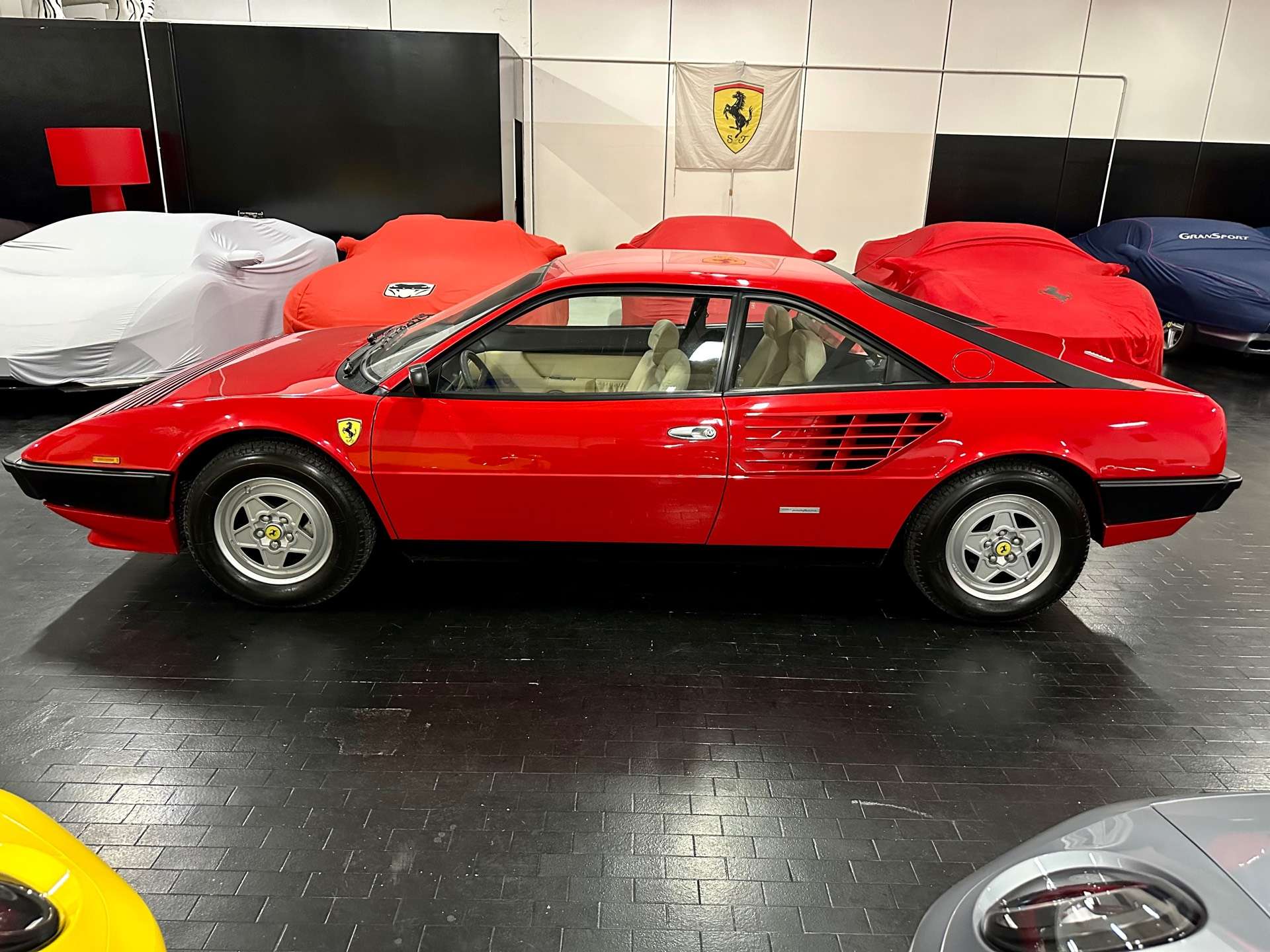 Ferrari Mondial8 2.9 italiana targhe nere originali ASI