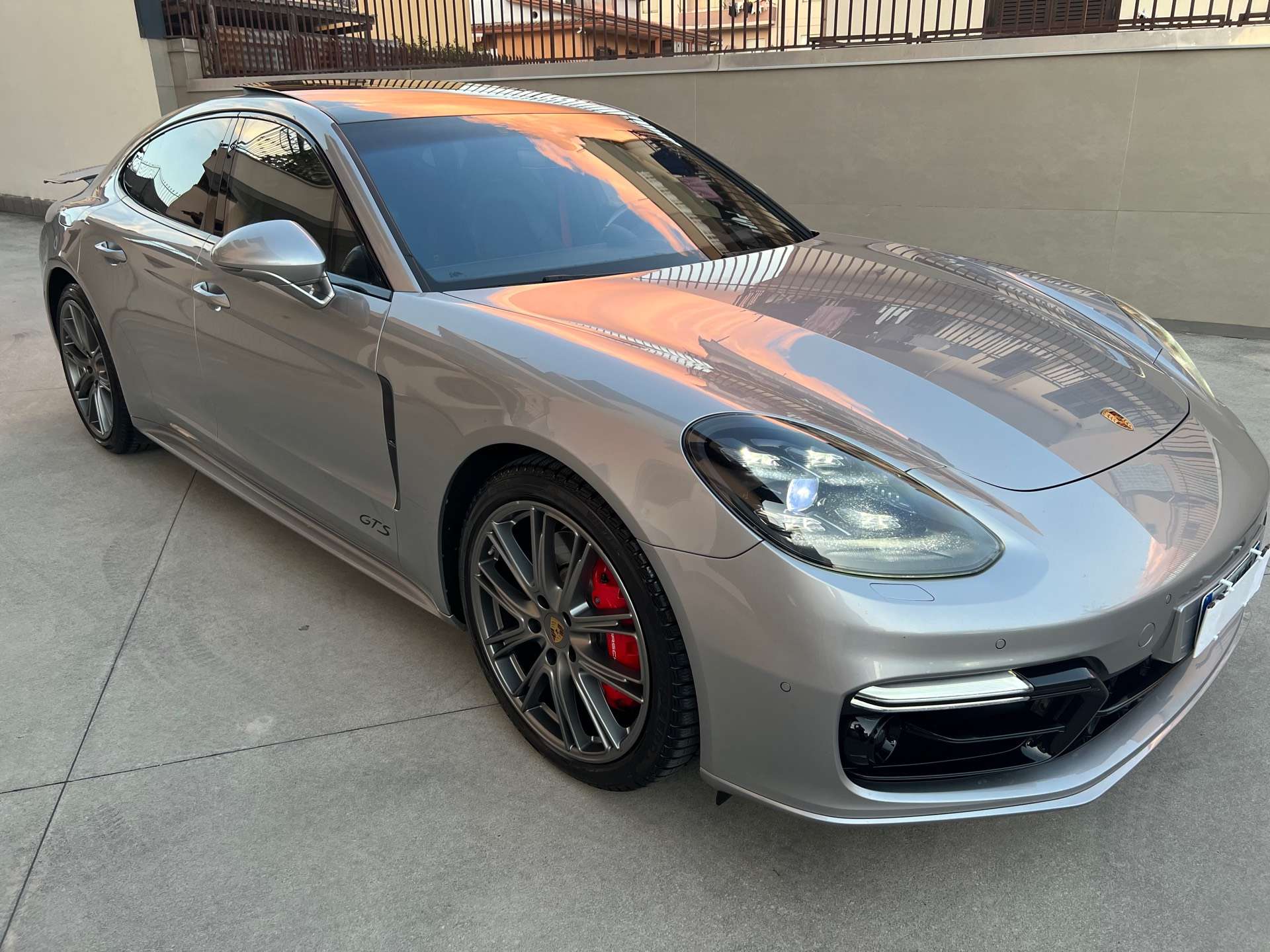 Porsche Panamera4.0 GTS auto