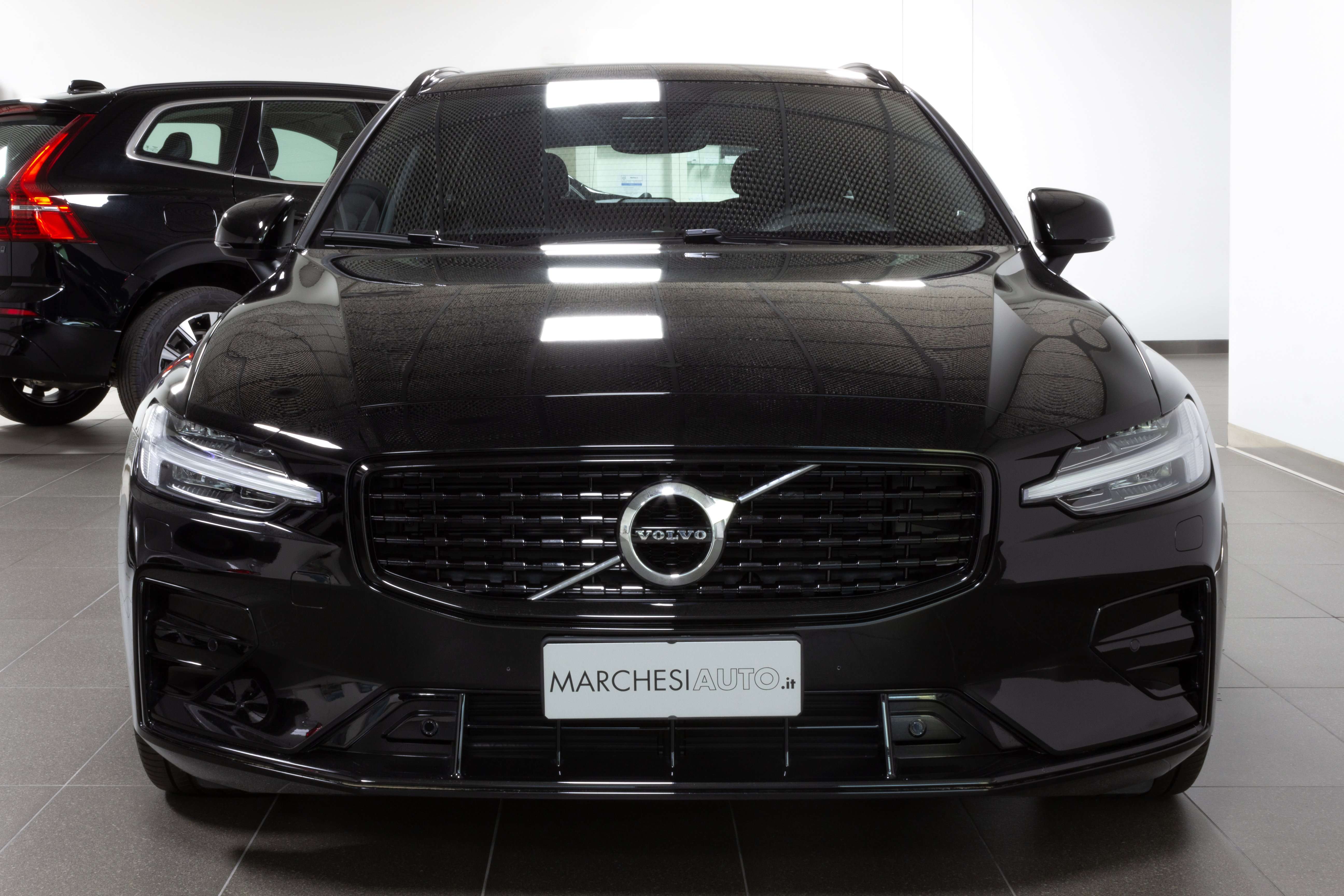 Volvo V60B4 Geartronic R-Design pronta consegna