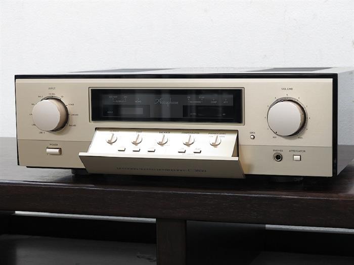 ACCUPHASE C-3850 AMPLIFICATORE