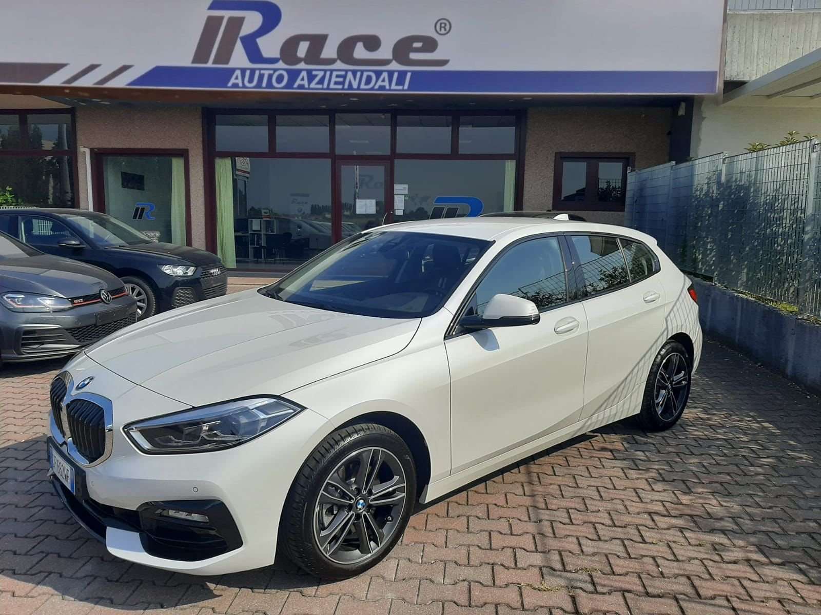 BMW 118i Sport Line LED NAVI