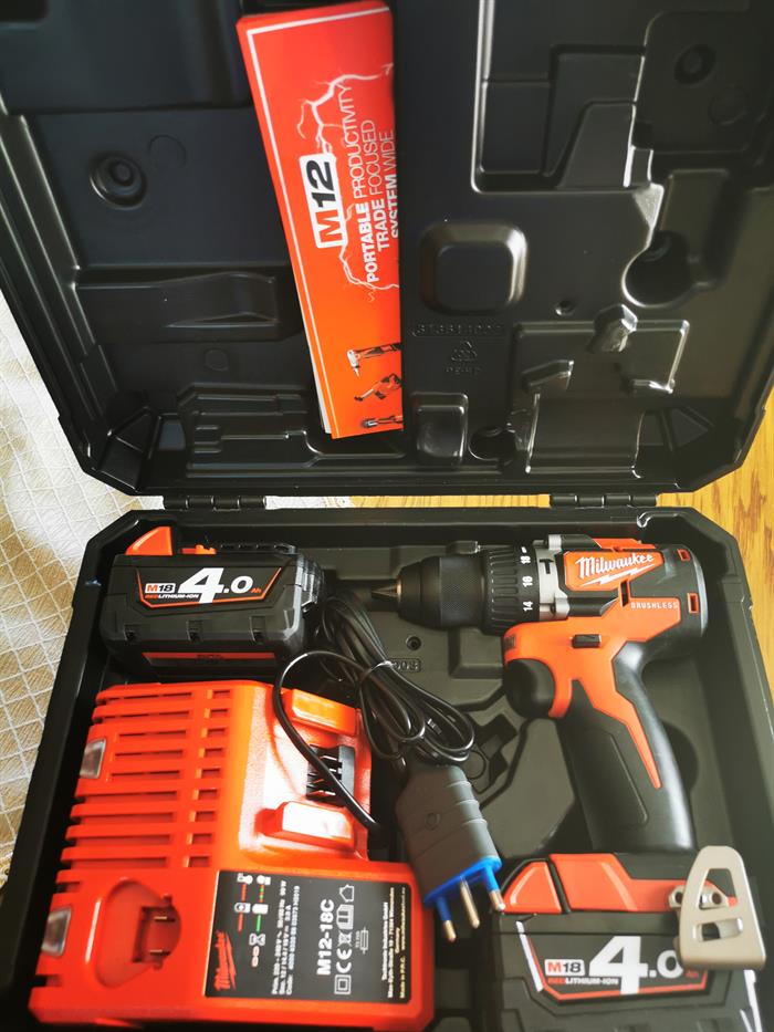 TRAPANO-AVVITATORE MILWAUKEE M18 CBLPD-402C BRUSHLESS