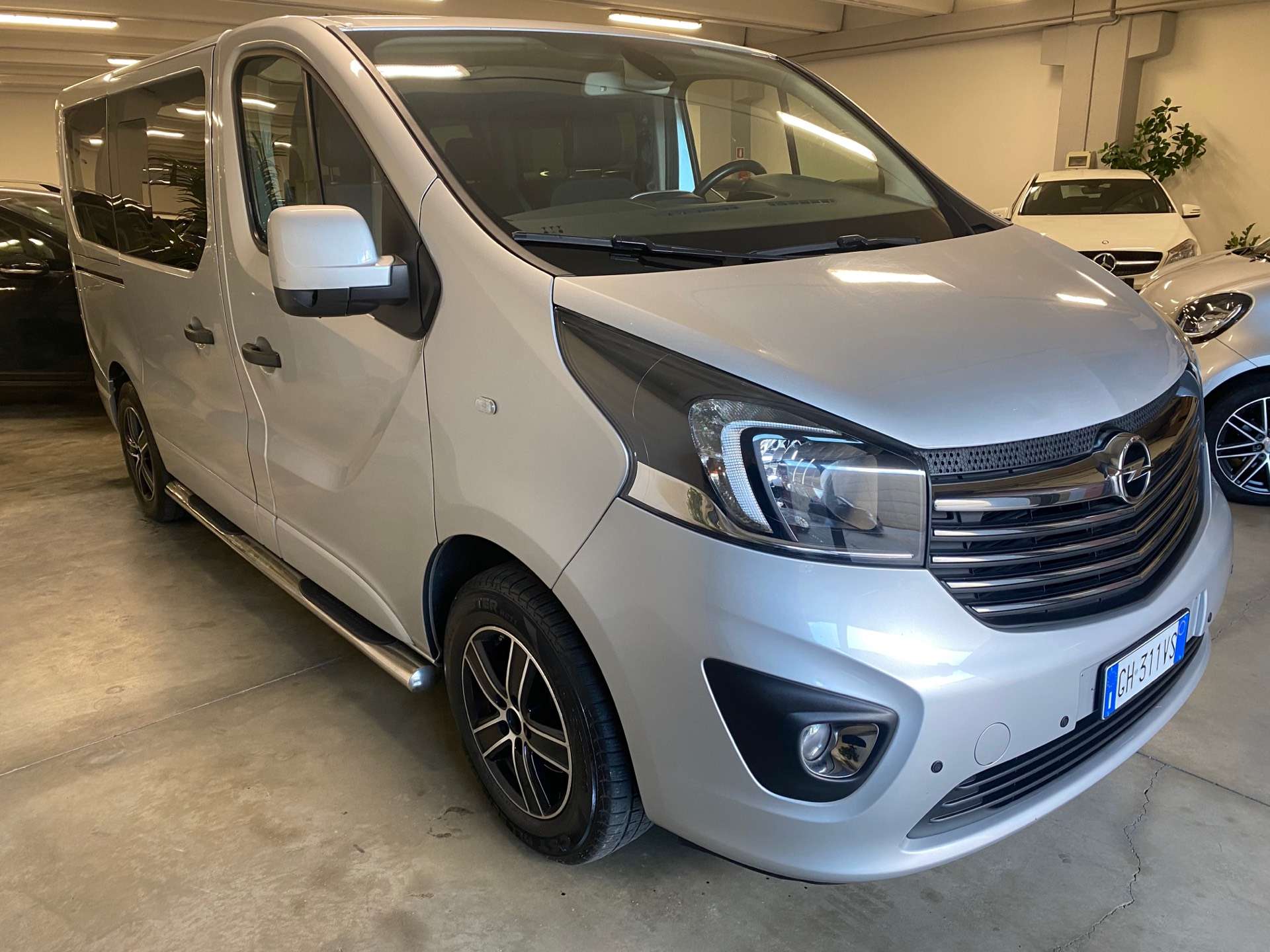 Opel Vivaro1.6 Biturbo 120cv Gancio Traino Garanzia 12 Mesi