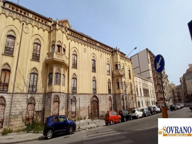 Piazza p.pe di camporeale/corso finocchiaro aprile: edificio storico-artistico su 3 piani