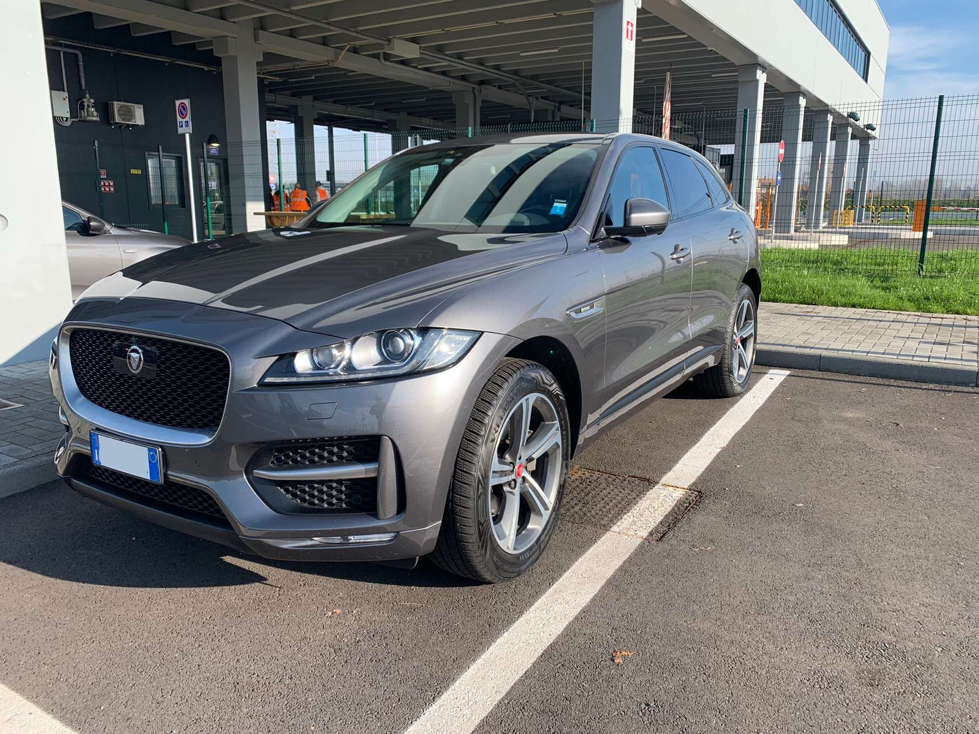 Jaguar F-Pace2.0d R-Sport awd 180cv (motore nuovo 04/23 Jaguar)