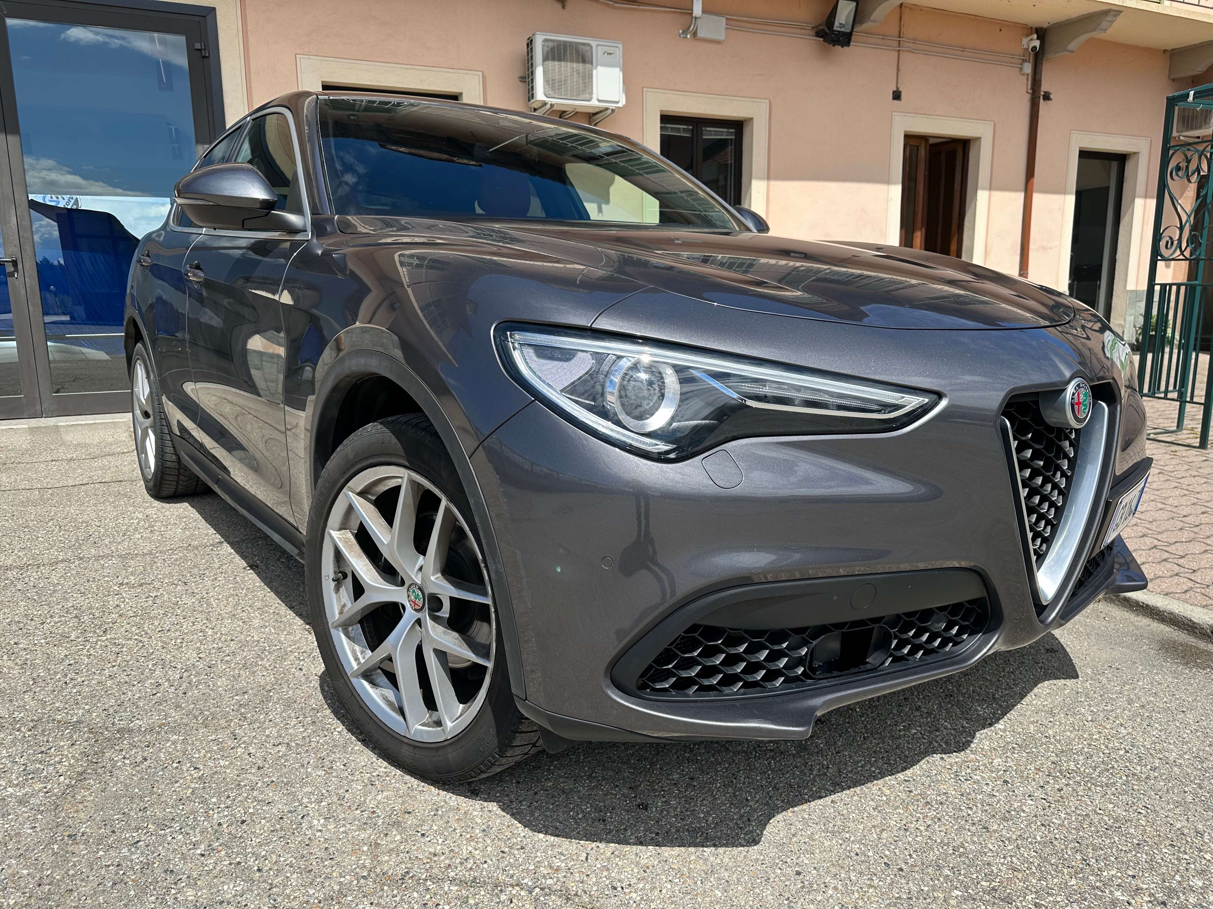 Alfa Romeo Stelvio280 cavalli Q4-PELLE ROSSA!!+SOSPENSIONI ADATTIVE!