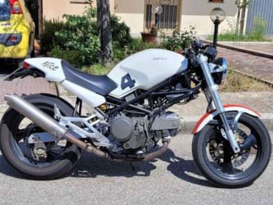 Ducati Monster 600Monster dark carburatori