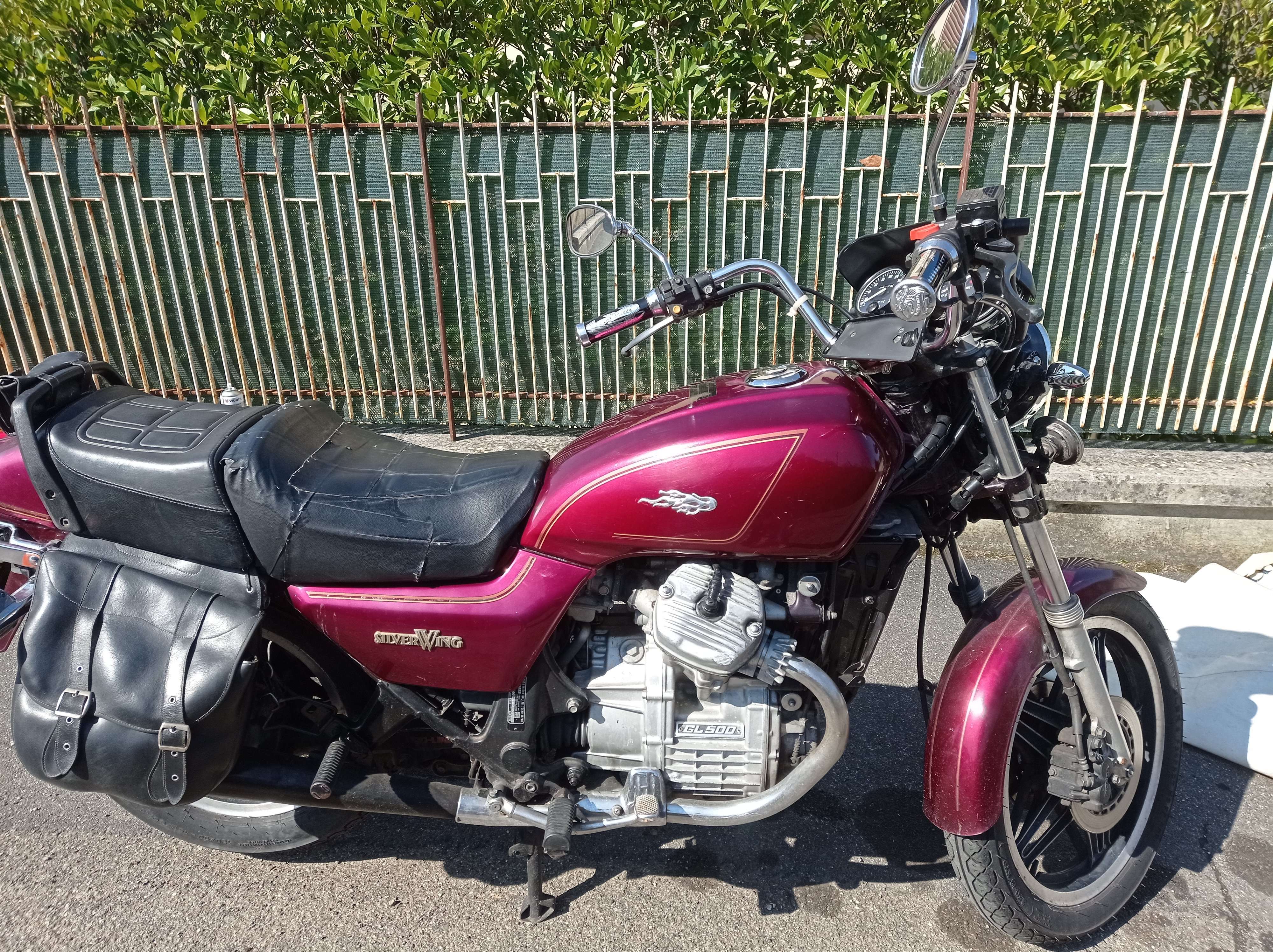 Honda Silver WingGl 500