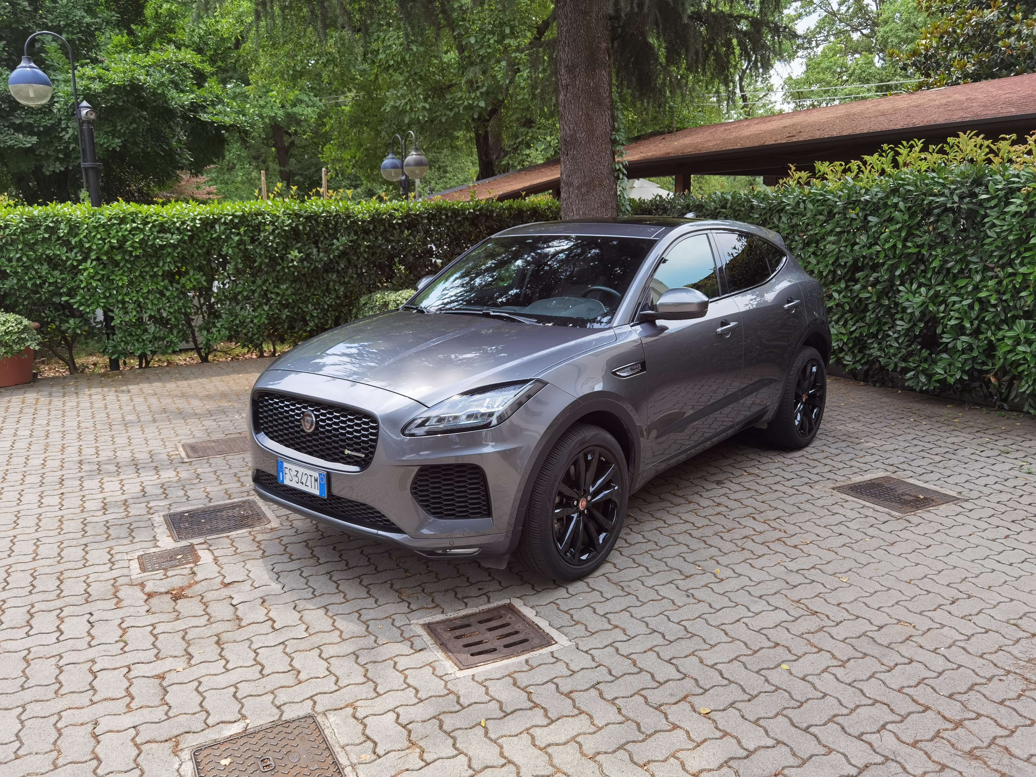 Jaguar E-Pace2.0 i4 R-Dynamic HSE awd 300cv auto--Destock--