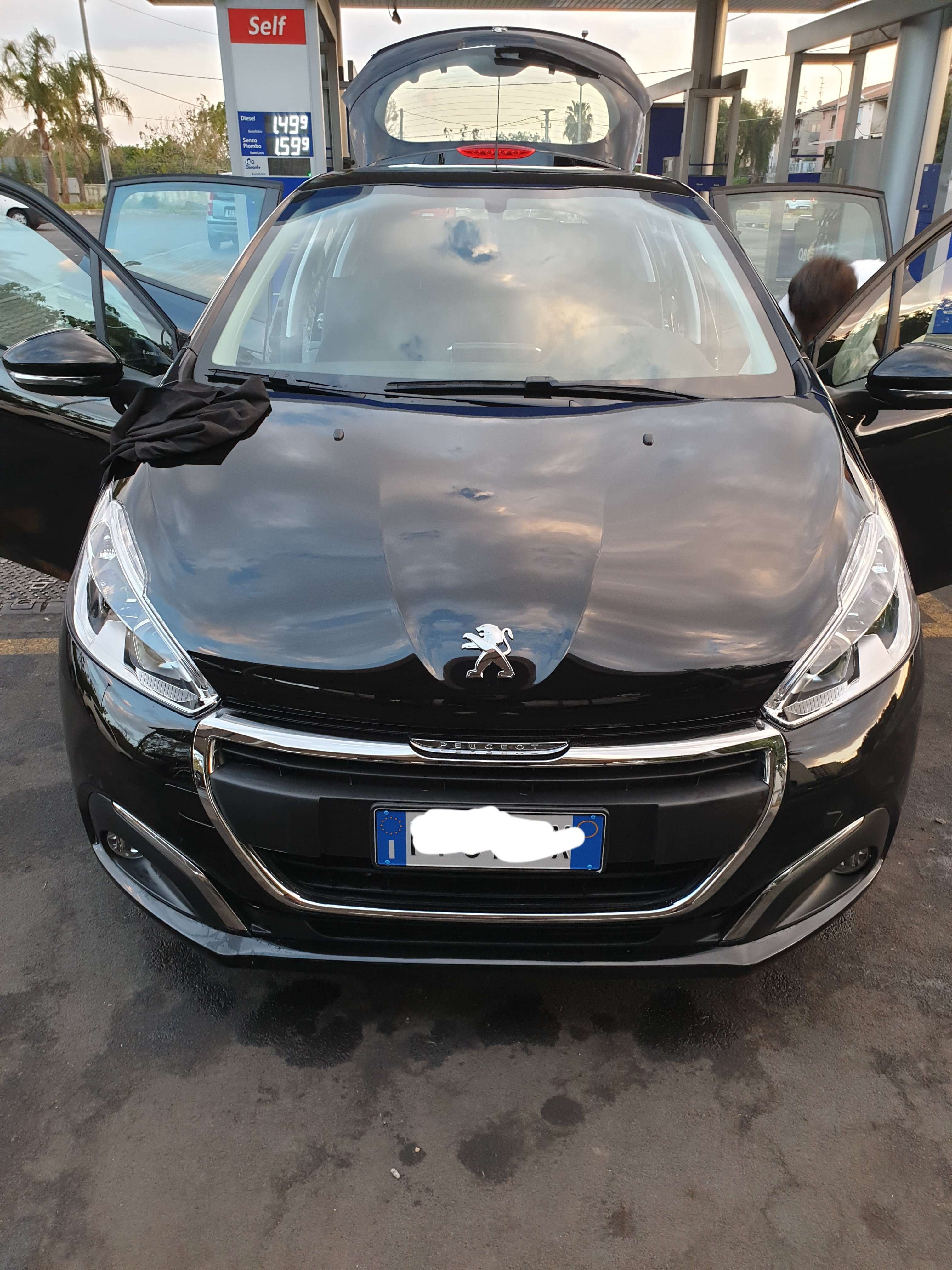 Peugeot 208208 5p 1.6 bluehdi Active 75cv