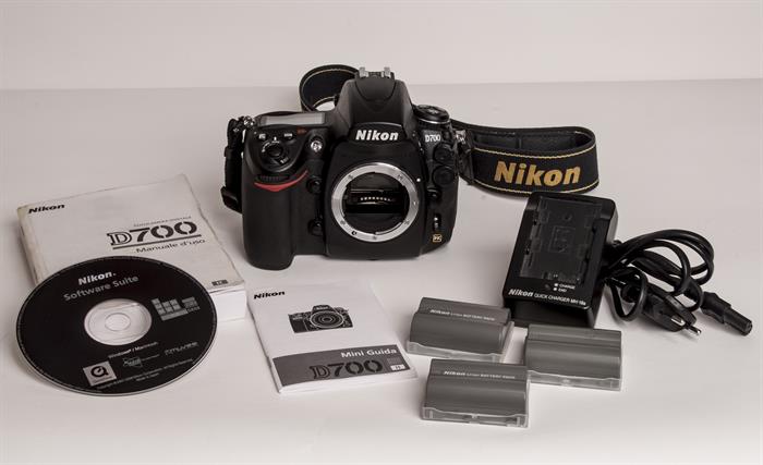 NIKON D700