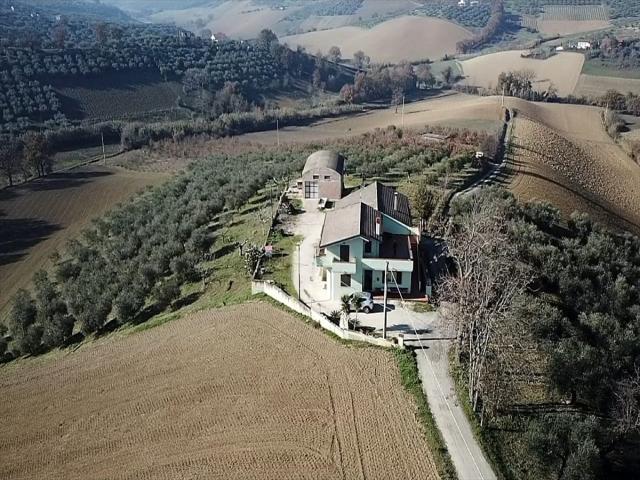 Casa indipendente in vendita a pianella cerratina