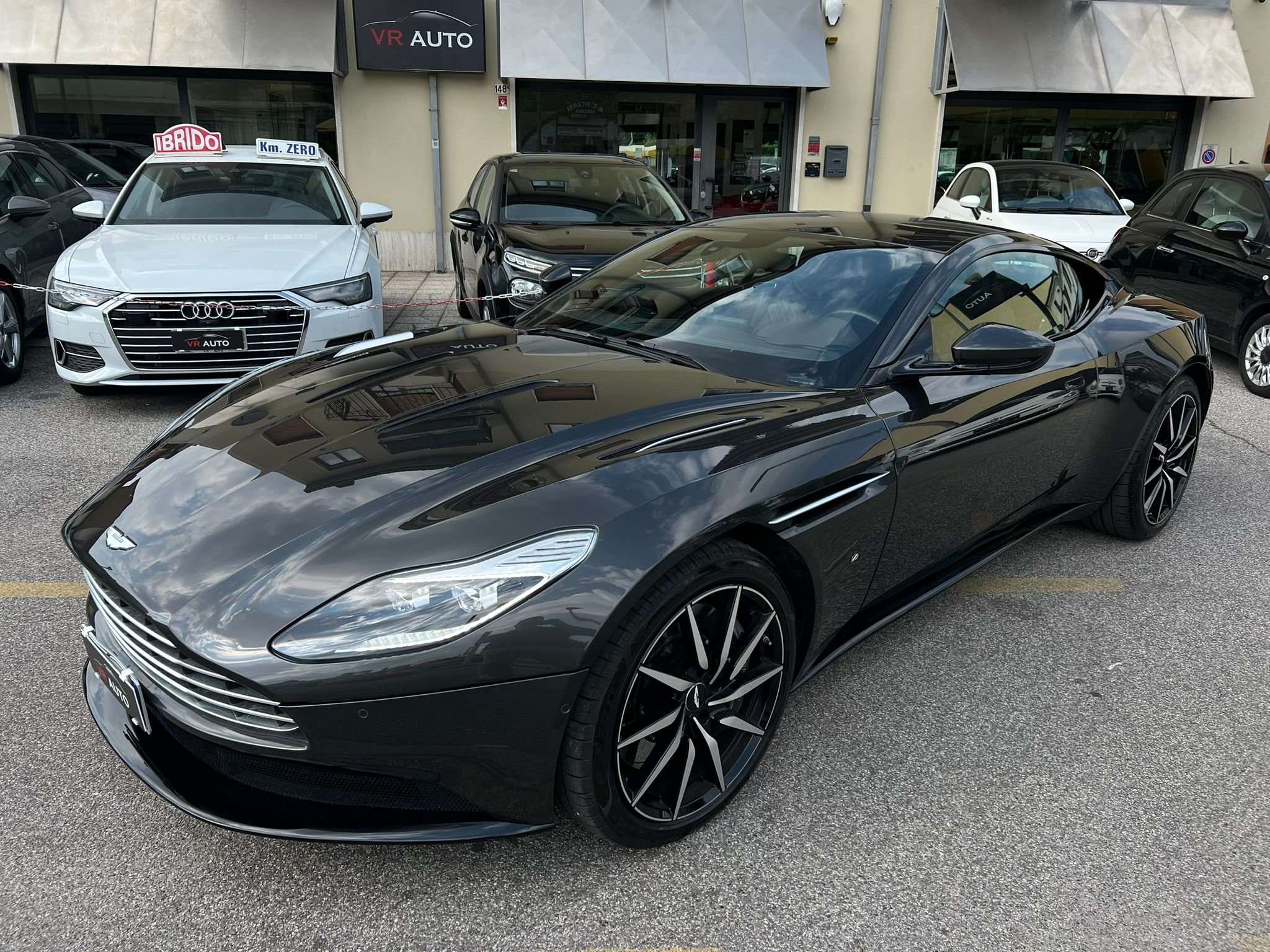 Aston Martin DB11Coupe 5.2 V12 Launch Edition FULL OPTIONAL