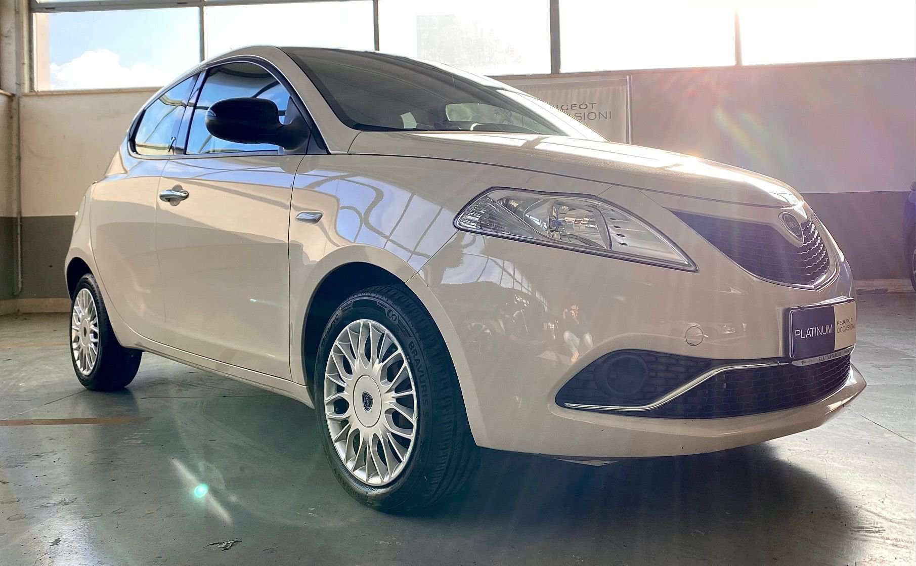 Lancia Ypsilon1.3 MJT 16V 95 CV 5 porte S&S Silver