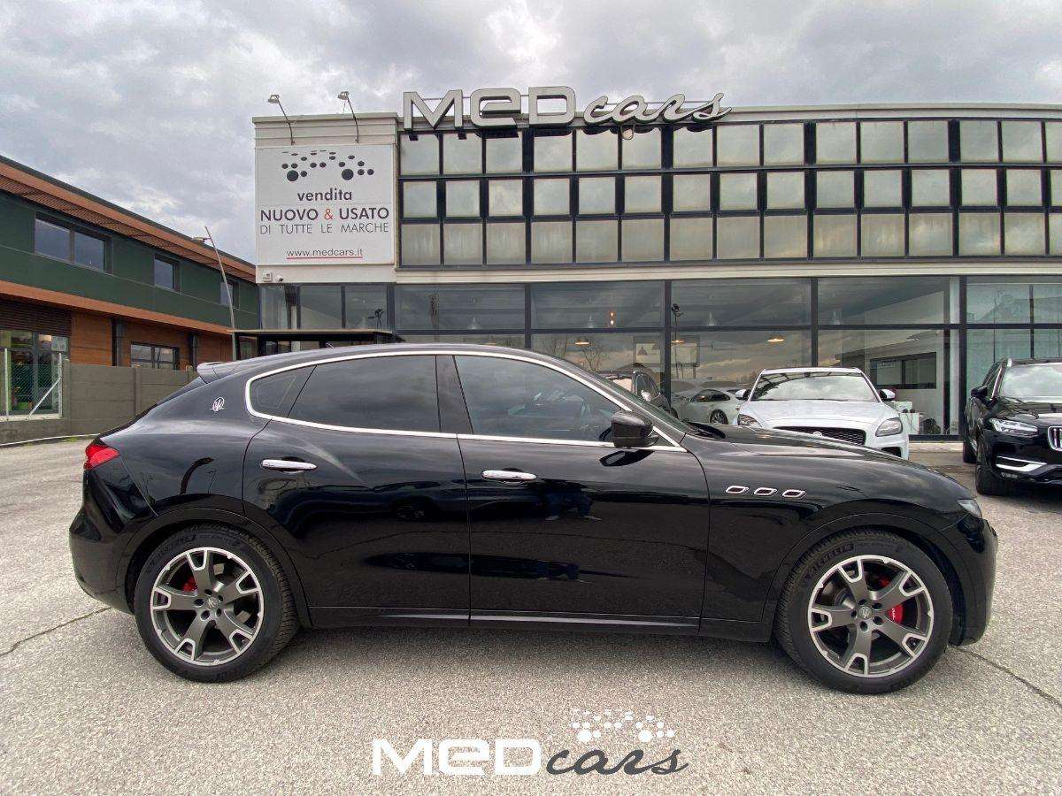 Maserati LevanteV6 Diesel 275CV AWD GRANSPORT / PANORAMA / HARMAN