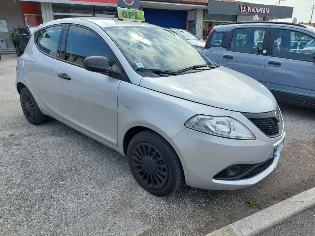 Lancia Ypsilon1.2 69 CV 5 porte GPL Ecochic Elefantino Blu NEOPA